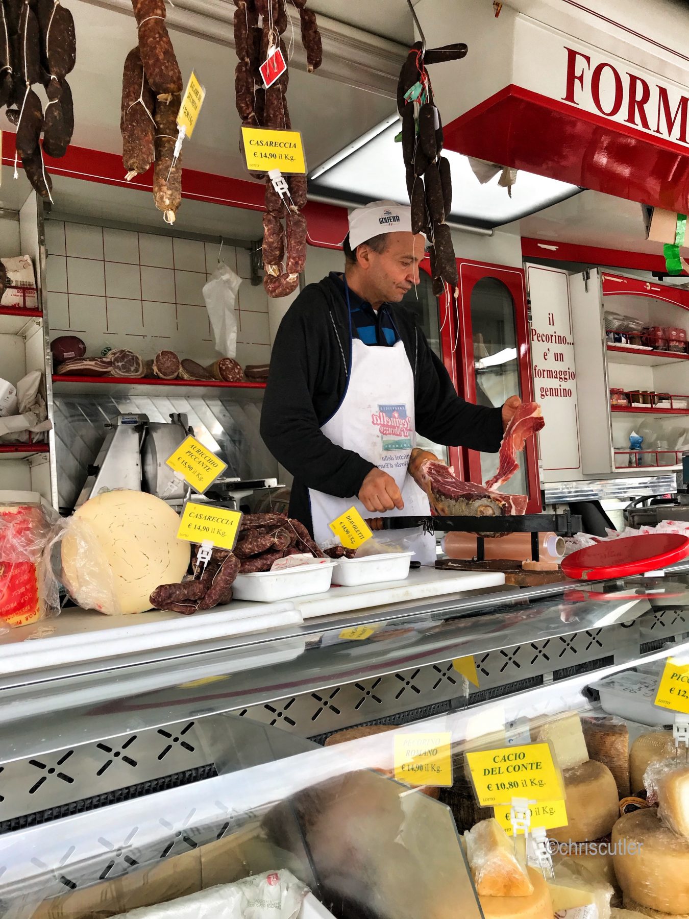 Top Italian Markets to Visit When Traveling To or Living in Italy