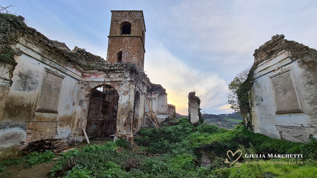 Reasons to visit the Ghost Town of Celleno when traveling to Italy.
