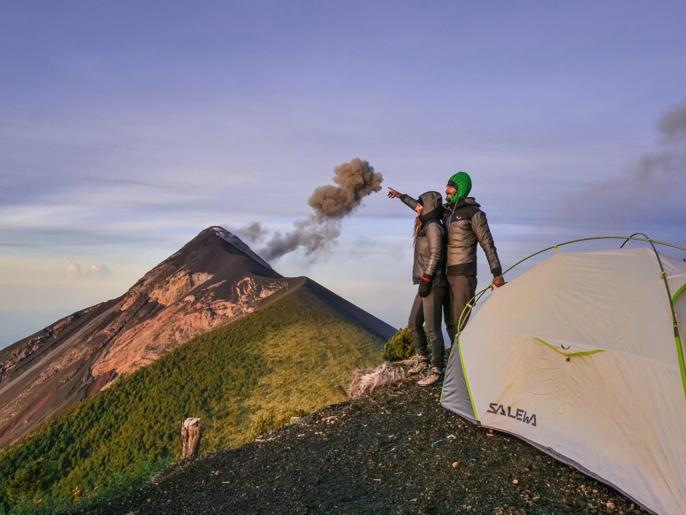 Meet-Luca-and-Sara-LeAw-Leave-Everything-and-Wander