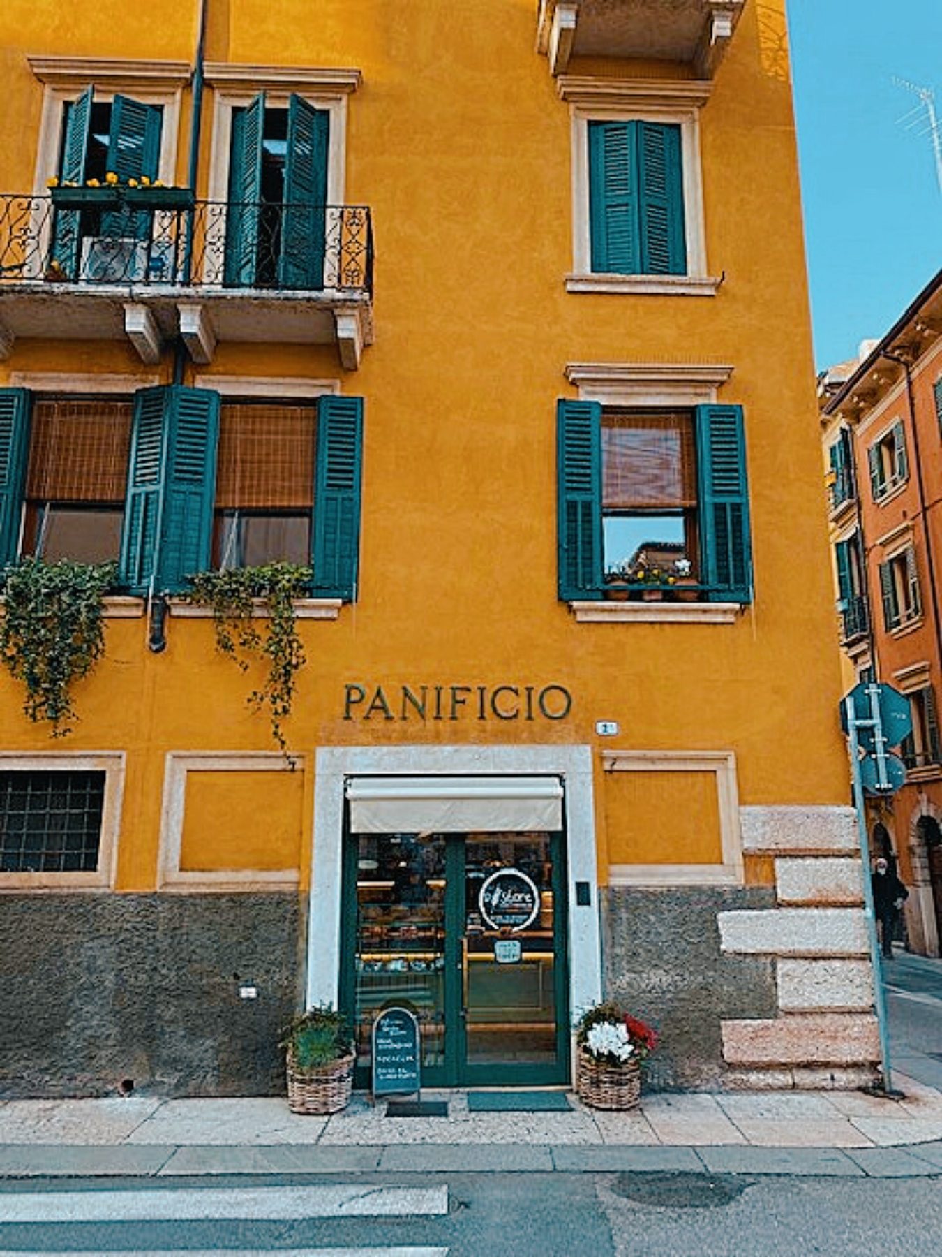 Small Italian Businesses to Support When Visiting Italy!