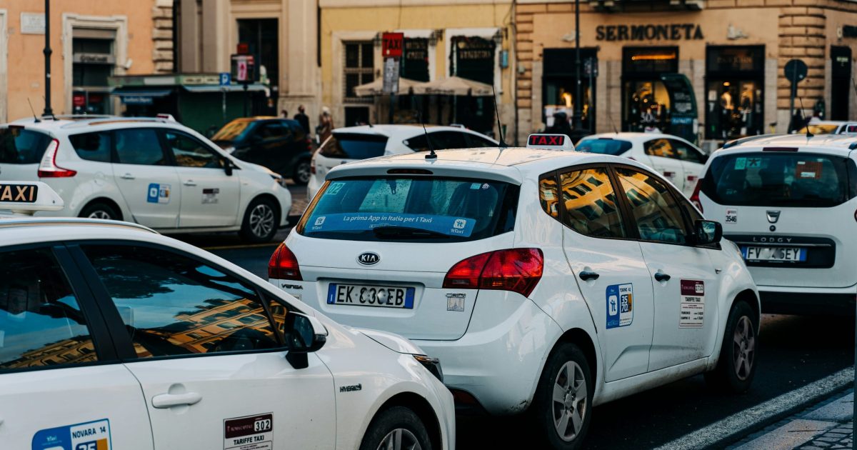 Tourist Scams in Italy - How to Avoid Them and Travel Safely